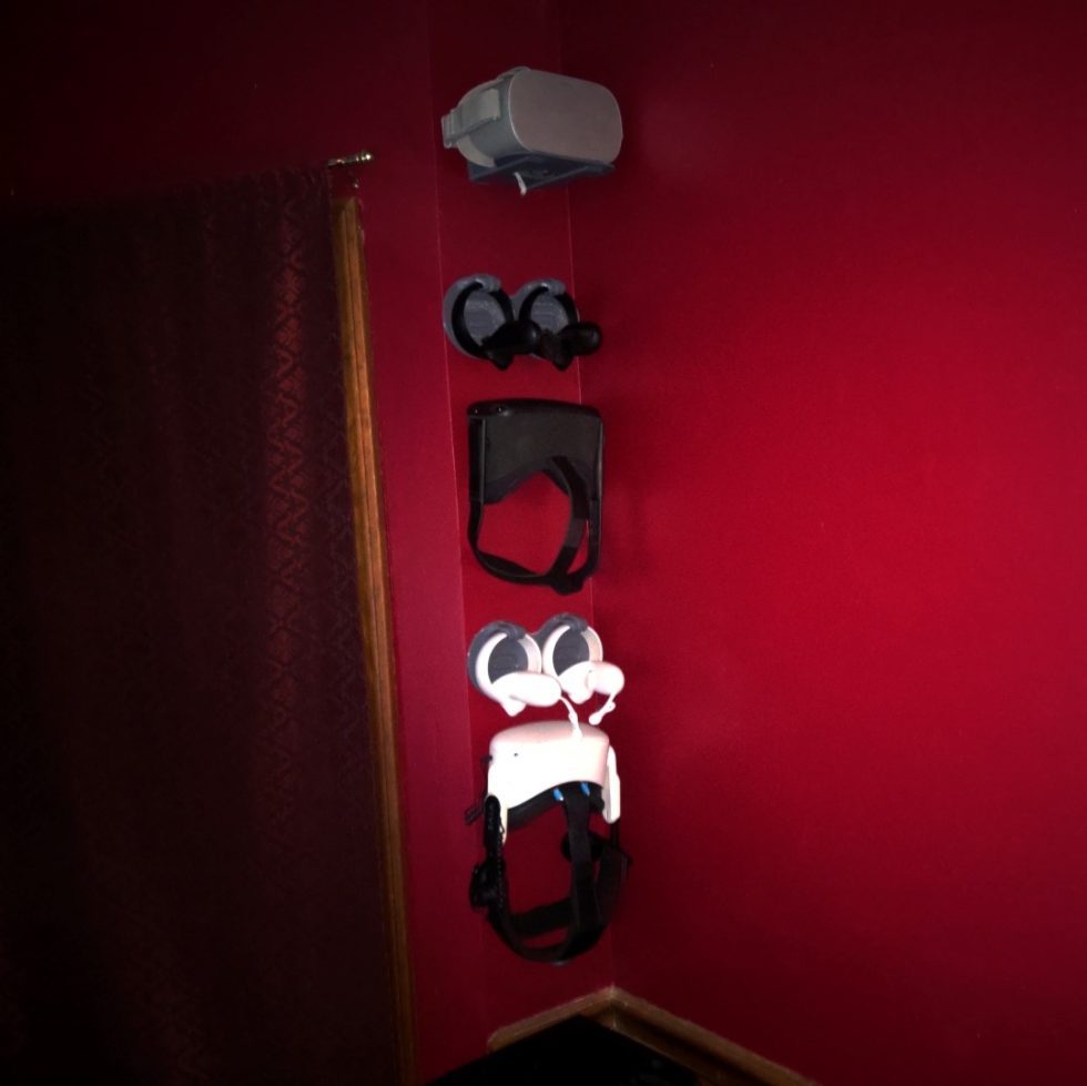 3D PRINTING VR HEADSET HOLDERS | Amebous Labs